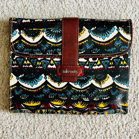 Sakroots | Bags | Sakroots Vinyl Wallet Purse | Poshmark